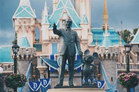 Executiva Da Disney Karey Burke Quer Ver Mais Personagens Lgbt Em