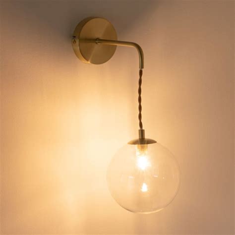 Applique Murale En Métal Doré Et Globe En Verre Madusan Maisons Du Monde