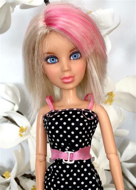 Liv Sophie Fashion Doll Spinmaster Blue Eyes Jointed Blonde Nude Lips
