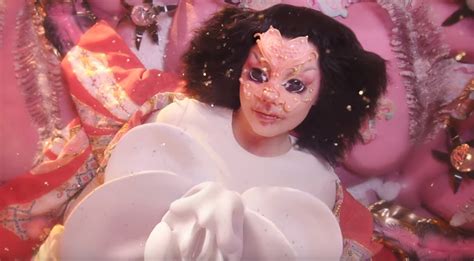 Björk Estrena Video Para Utopia Track De Su último Disco — Radio