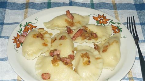 Przepis Pierogi ruskie z boczkiem i cebulką przepis Gotujmy pl