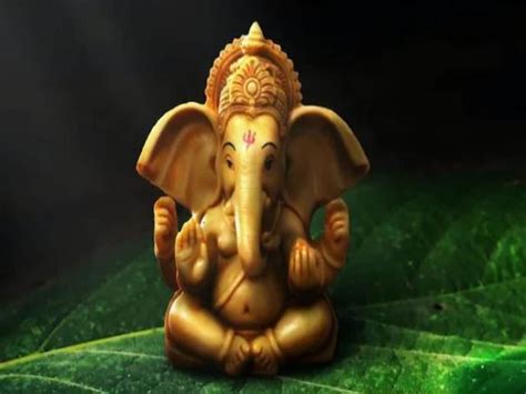 Lord Ganesha Astrology In Hindi सच्चे मन से करें आराधना हर विघ्न हर