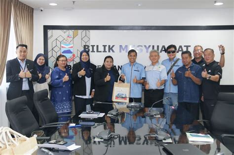 kunjungan hormat persatuan pengendali jagaan berkediaman warga emas
