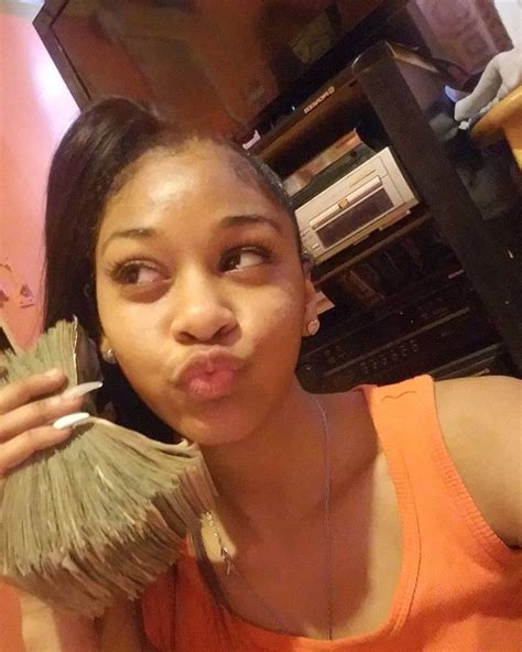 Pin By Girl Shir On Goals Money And Happiness Fitted Hats Aesthetic Pretty Selfies