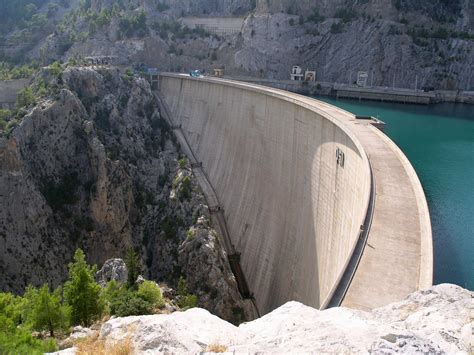 Dam Pictures Which Are A Piece Of Engineering Marvel