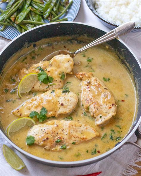 Сочная куриная грудка в кокосовом соусе Madame Vorger