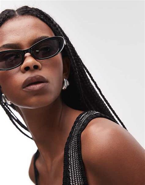 Le Specs The Whisperer Oval Sunglasses In Black Asos