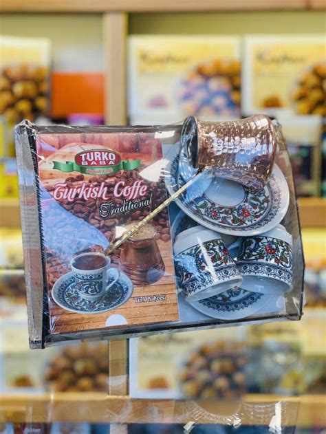 Подаръчен Комплект Сервиз За Турско Кафе с Джезве и дървена табла