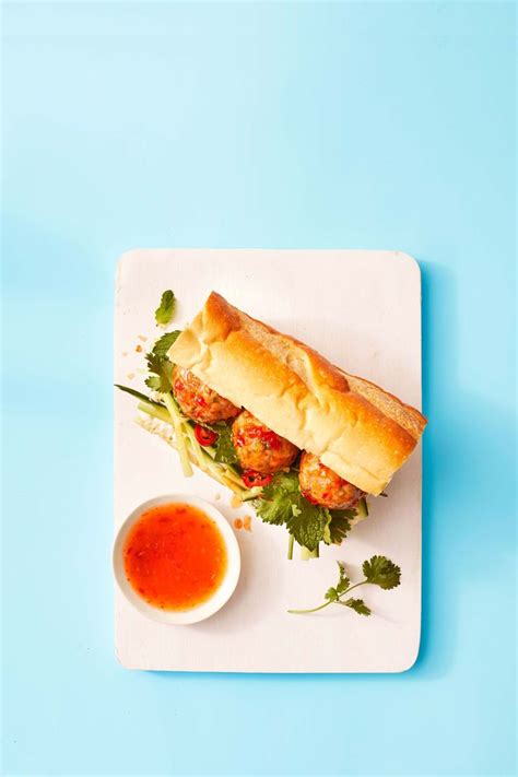 Gingery Pork Meatball Subs Oppskrift