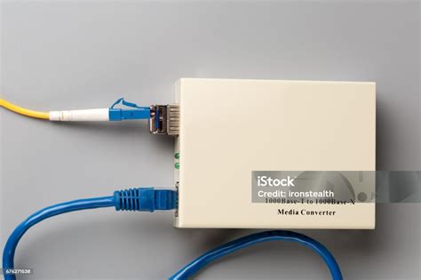 1gbps 광 미디어 컨버터 Sfp 모듈 패치 코드와 구리 패치 코드에 연결 0명에 대한 스톡 사진 및 기타 이미지 0명 광섬유 램프 광섬유의 Istock
