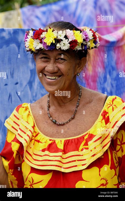 Traditional Polynesian Women