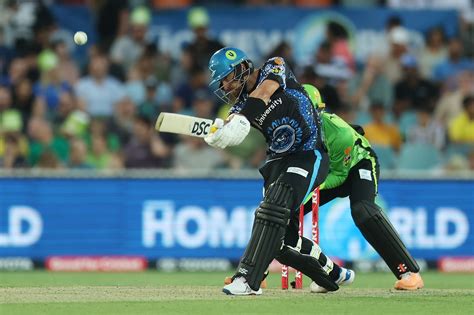 Thunder Defeat Strikers In A Thriller Adelaide Strikers
