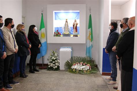 Emotiva Entronización De La Virgen De Itatí En La Dirección De Tránsito
