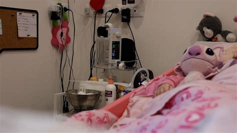 Lavinia investita all asilo Compie anni in stato vegetativo ma la sua vita vale più di un euro