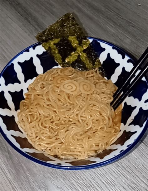 Nongshim Hotandspicy Bowl 😼👍 R Ramen