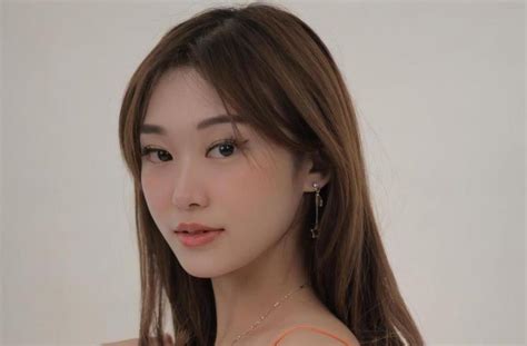 9 Fakta Menarik Livy Renata Artis Baru Yang Hidup Mewah Sejak Kecil