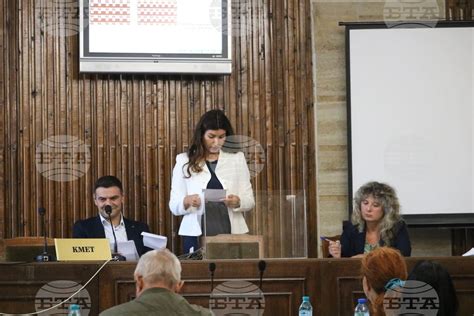 Светлана Каменова и Станимира Петрова ще бъде удостоени със званието Почетен гражданин на