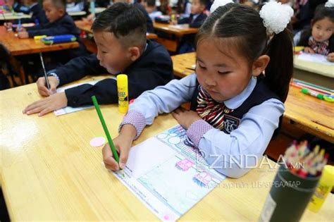 ФОТО Зургаан настнуудын ЕСДҮГЭЭР САРЫН 1