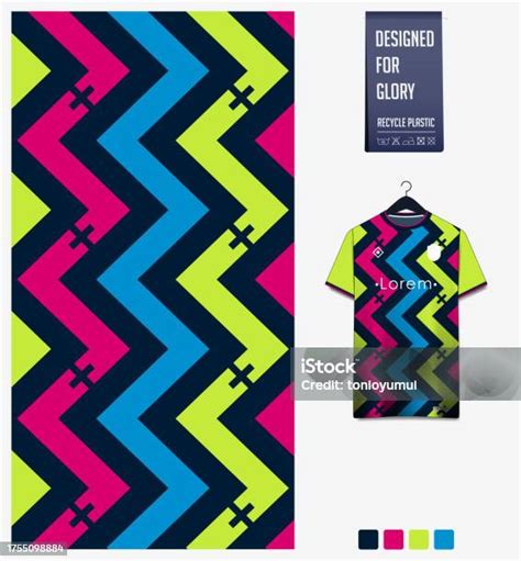 축구 유니폼 패턴 디자인 축구 키트 축구 키트 스포츠 유니폼을 위한 파란색 배경에 지그재그 패턴 티셔츠 모형 템플릿입니다 패브릭 패턴 추상적인 배경입니다 T 셔츠에 대한