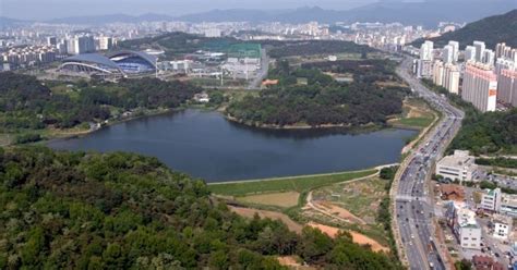 수사 받는 광주민간공원 특례사업 협약 추진 논란