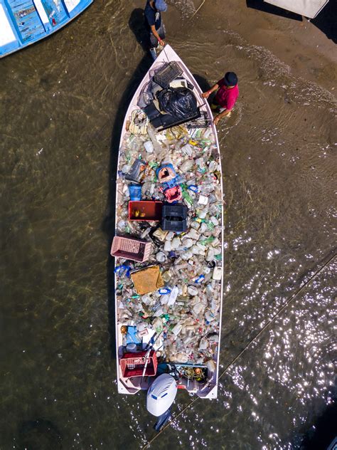 Corona Presentó Su Primer Campeonato De Pesca De Plástico Y Diversas