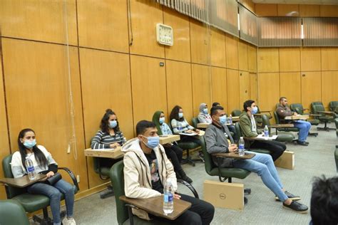 ندوة لطلاب برنامج المنح الجامعية من الوكالة الأمريكية للتنمية بجامعة