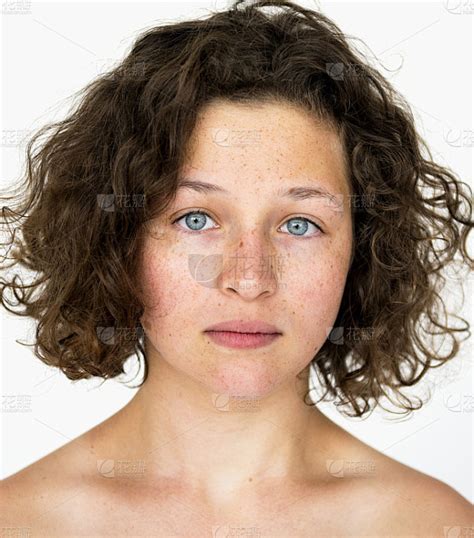 各种各样的青少年开枪