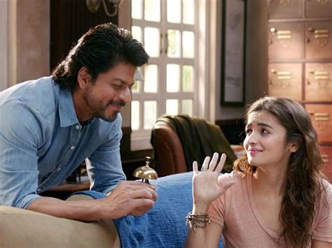 Shah Rukh Khan Alia Bhatt Made Us Happy By Sharing About Dear Zindagi