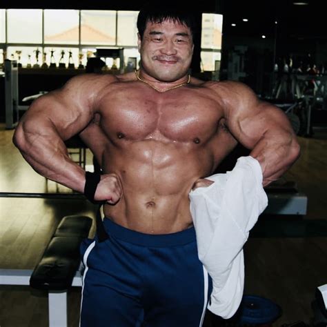 Pin By Dan Ip On Asian Bodybuilders Bodybuilders Bodybuilding Seasons