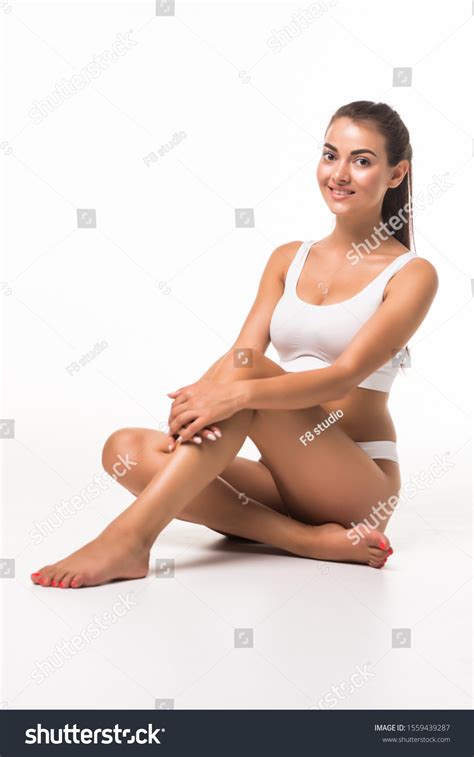 Beautiful Barefoot Woman Sitting On Floor Foto De Stock 1559439287 Shutterstock