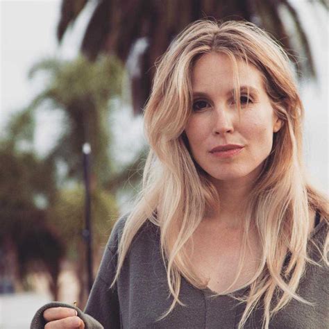 20 Hot And Sexy Sarah Carter Photos 12thblog