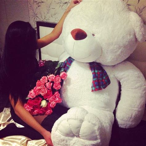 Big Teddy Bear The Perfect Romantic Gift Idea For Valentine S Day
