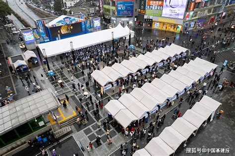 长沙：步行街头“春风”送岗 搜狐大视野 搜狐新闻