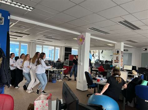 Video Robert Roškar Je Anji Ramšak Pripravil Nepozabno Presenečenje Za 35 Rojstni Dan Svet24 Si