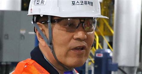 포스코 “배터리 소재 투자 축소는 없다”
