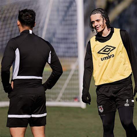 Grimsby 💬 Caption Time 🤔 Whats Jayden Luker Saying To Evan Khouri