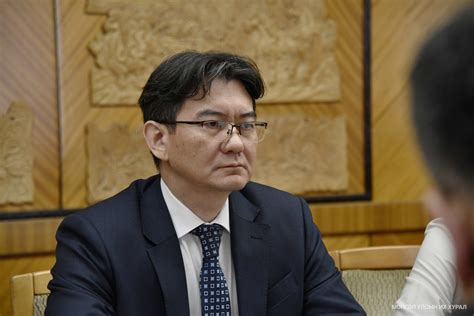 УИХ ын гишүүн Т Аубакир Казахстаны Элчин сайд Г Койшибаевыг хүлээн авч
