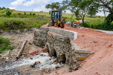 Prefeitura De Garanhuns Conclui Reconstrução De Passagem Molhada No