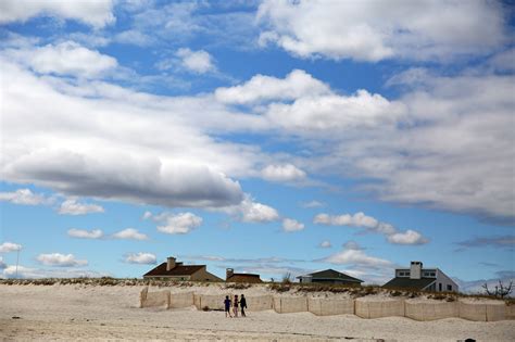 Hamptons Real Estate West Of The Shinnecock Canal The New York Times