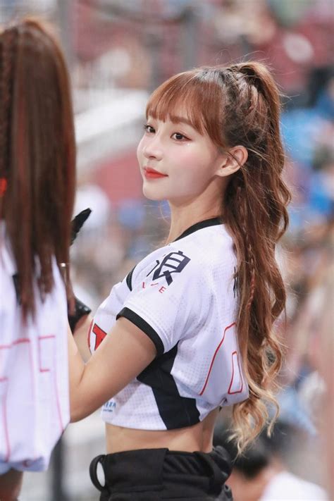 “หลิน เซียง” เชียร์ลีดเดอร์สาวไต้หวัน โดดเด่นเห็นเต็มตามาแต่ไกล ถึงขั้นได้ไป “ถ่ายกราเวียร์” ที่