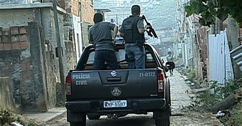 G1 Polícia Civil Prende Suspeitos Em Operação Na Zona Oeste Do Rio
