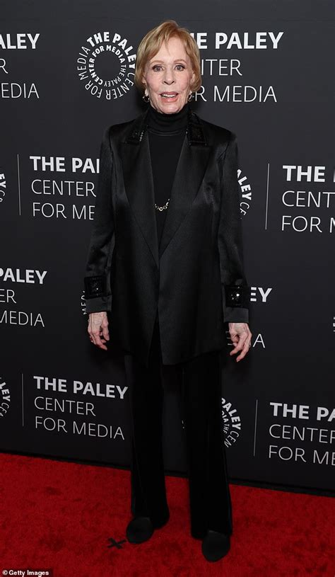 91 Year Old Carol Burnett Stuns In Elegant All Black Ensemble At Bob