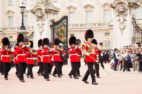 London Changing Of The Guard Buckingham Palace Ticket GetYourGuide