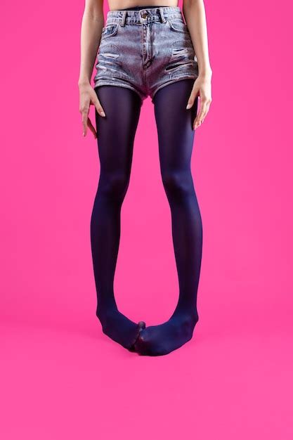 Pernas Em Forma E Bonitas Em Meia Calça Sexy Mulher Em Meias Concentre