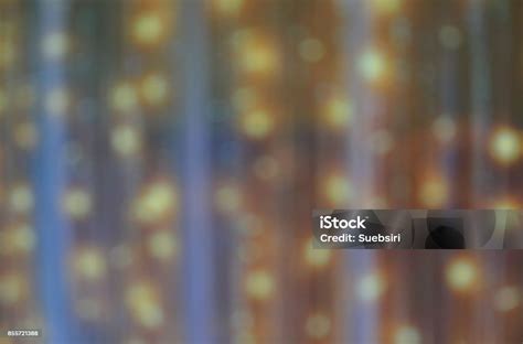 초점 로맨틱 Led 빛 커튼입니다 컨셉 디자인에 대 한 Bokeh 배경입니다 골드 빛 부드러운 배경 복사 공간에 대 한 검은색에