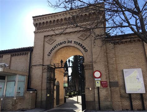 Más de 40 000 personas visitan el Cementerio de Torrero de Zaragoza en