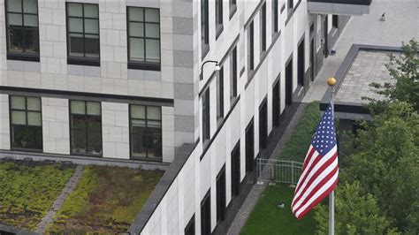 США призвали своих граждан рассмотреть возможность покинуть Украину