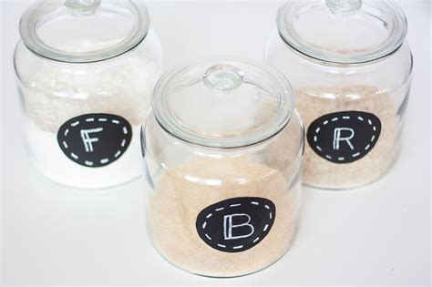 DIY Chalkboard Pantry Labels