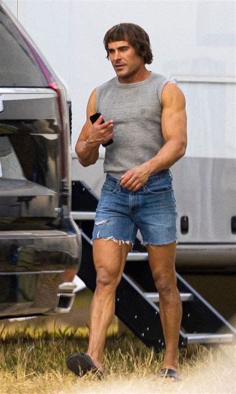 Zac Efrons Ripped Body And Shaggy Wig Have People Amused