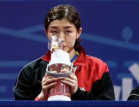 国际乒联官宣！女单排名新变化，孙颖莎断崖式领先，张本美和前六 国乒 周期 大赛